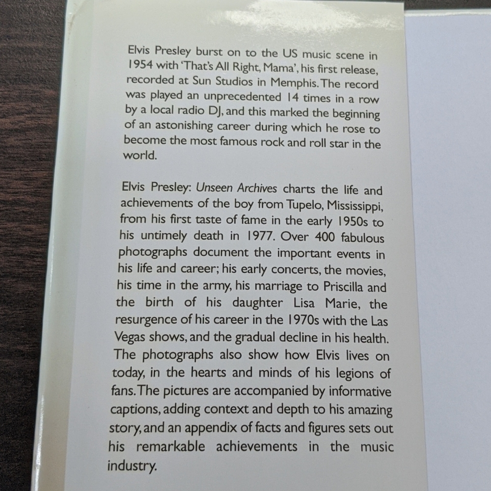 Elvis Presley Collectors Edition Book - Gem
